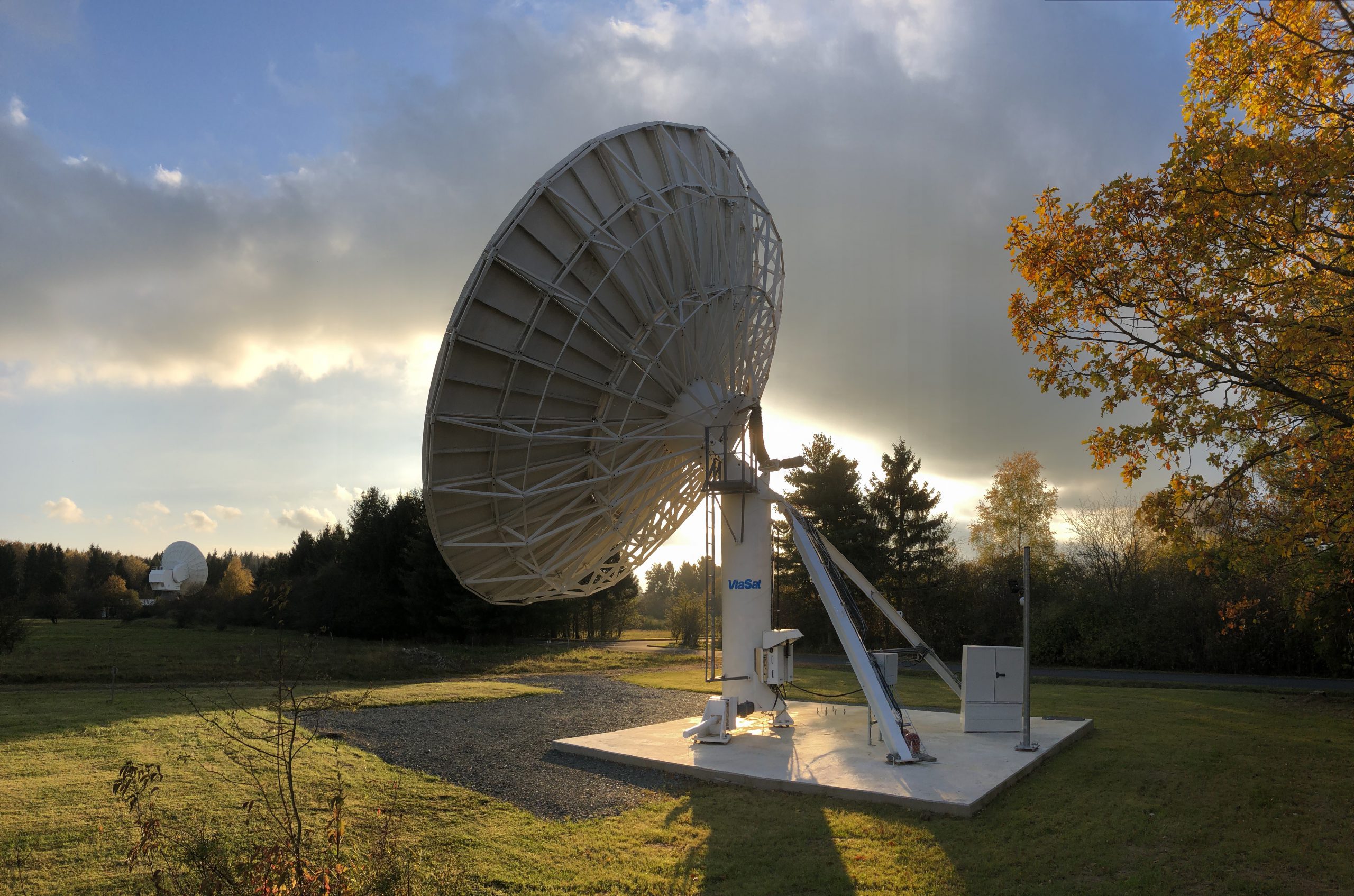 Skybrokers installed a refurbished Viasat 11.3m antenna