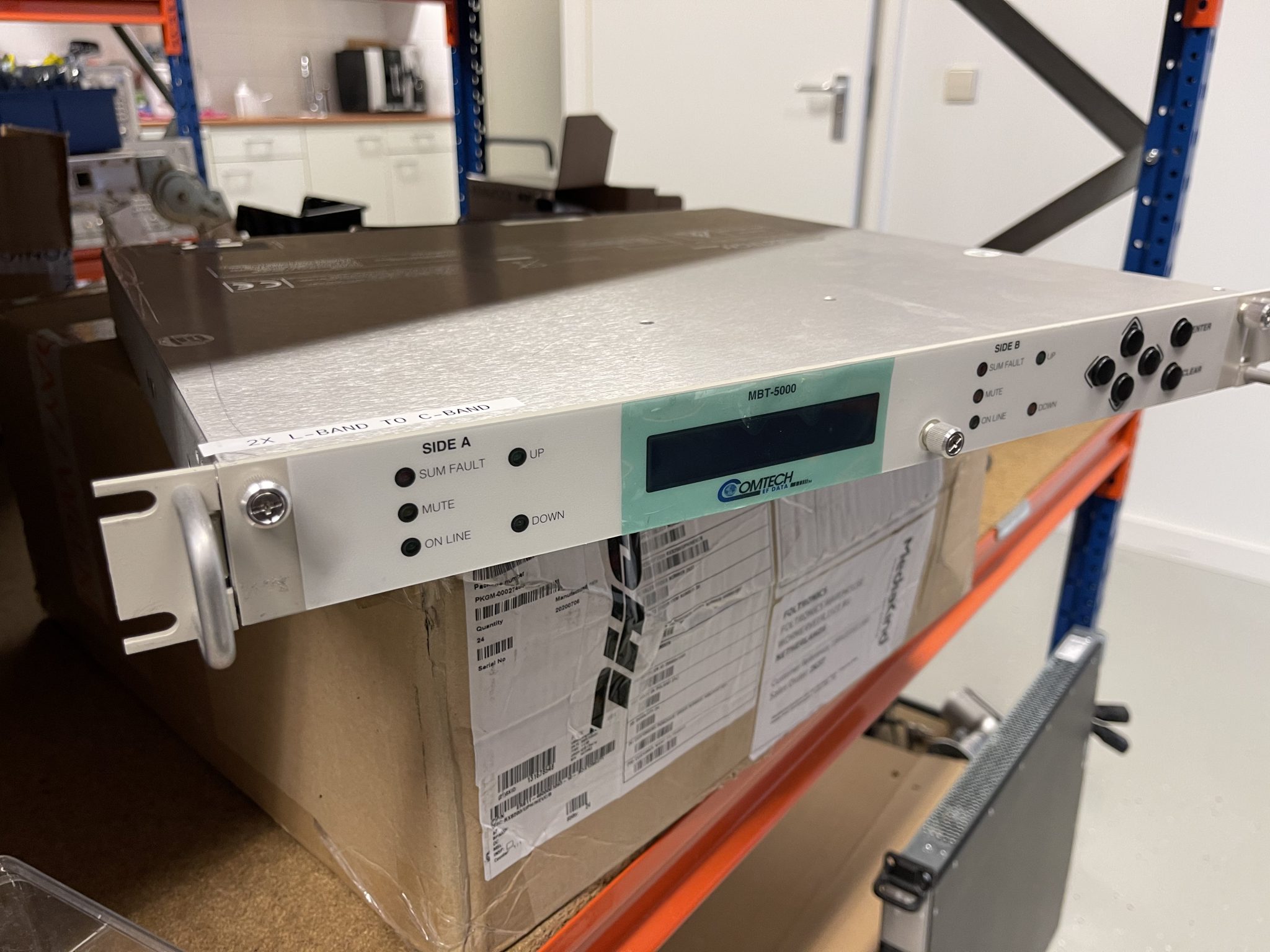 Comtech EFData MBT-5000 frequency converter system